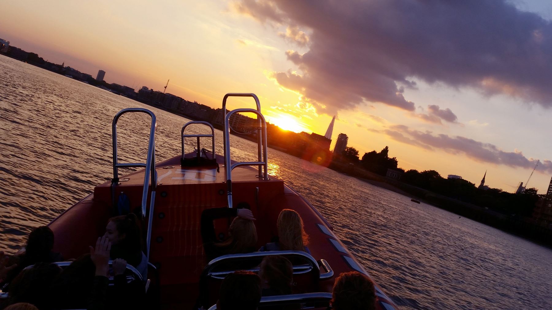 Sunsets & Speedboats | Thames Rockets