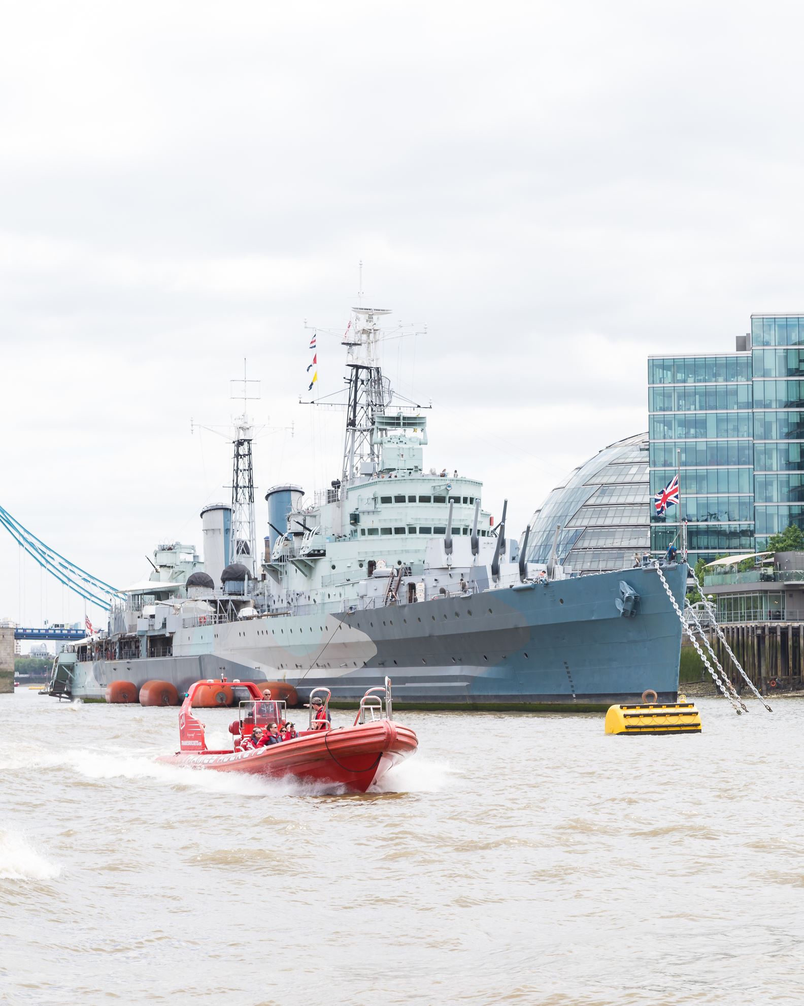 5 Famous Boats You Need To Visit Thames Rockets 5-famous-boats-you-need-to-visit-thames-rockets