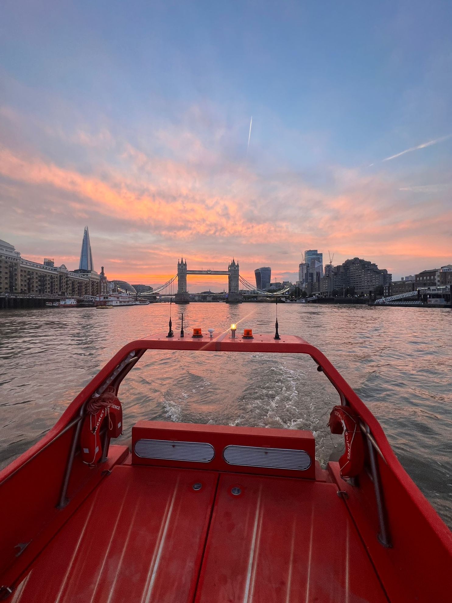 London’s 8pm sunsets are set to end this week! | Thames Rockets
