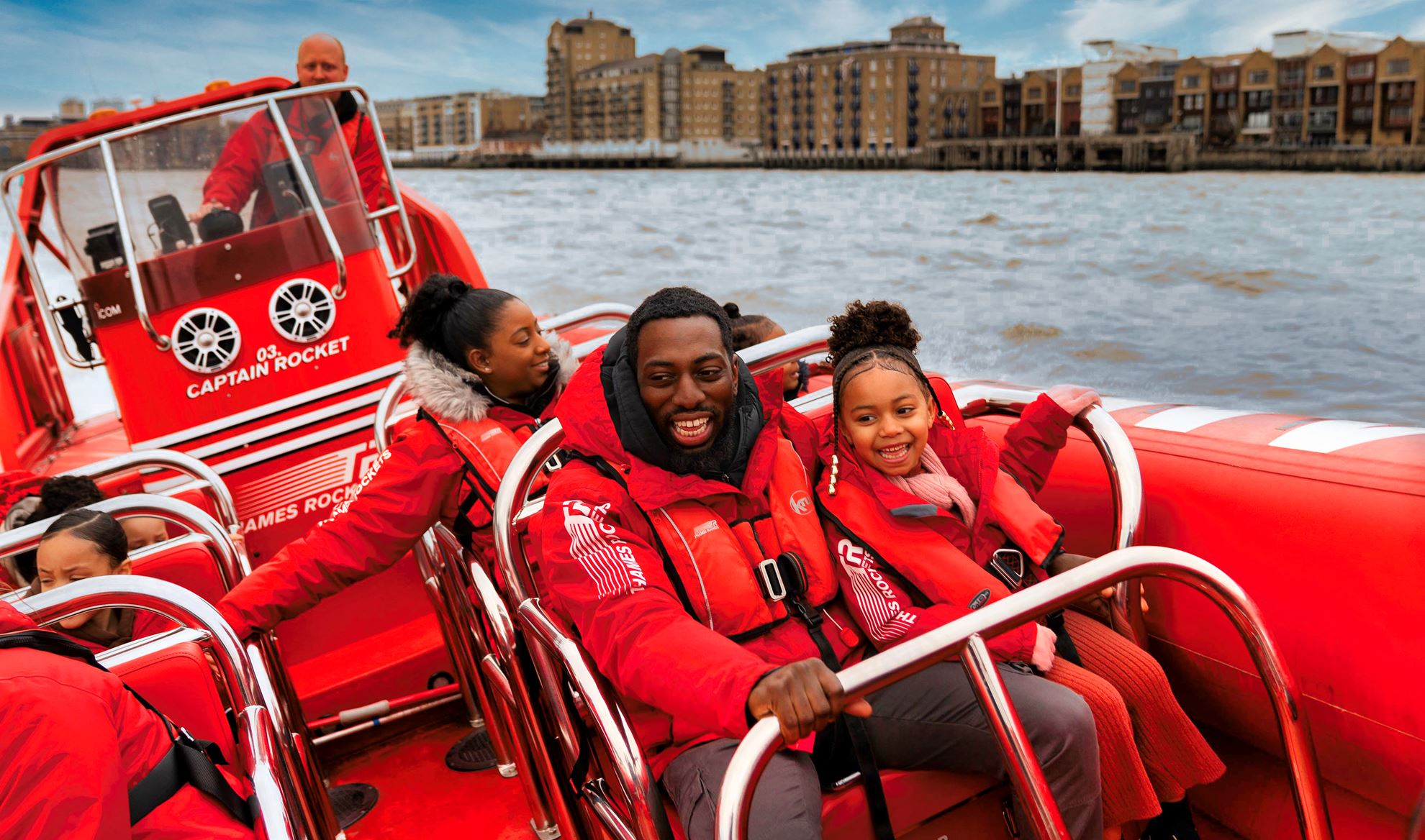 Quirky Things To Do In London On Father’s Day | Thames Rockets